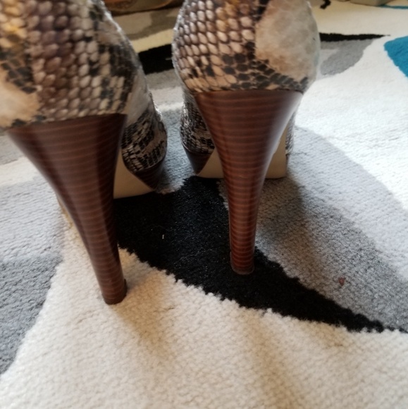 Guess | Shoes | Guess Snake Textured Phatform Heels | Poshmark